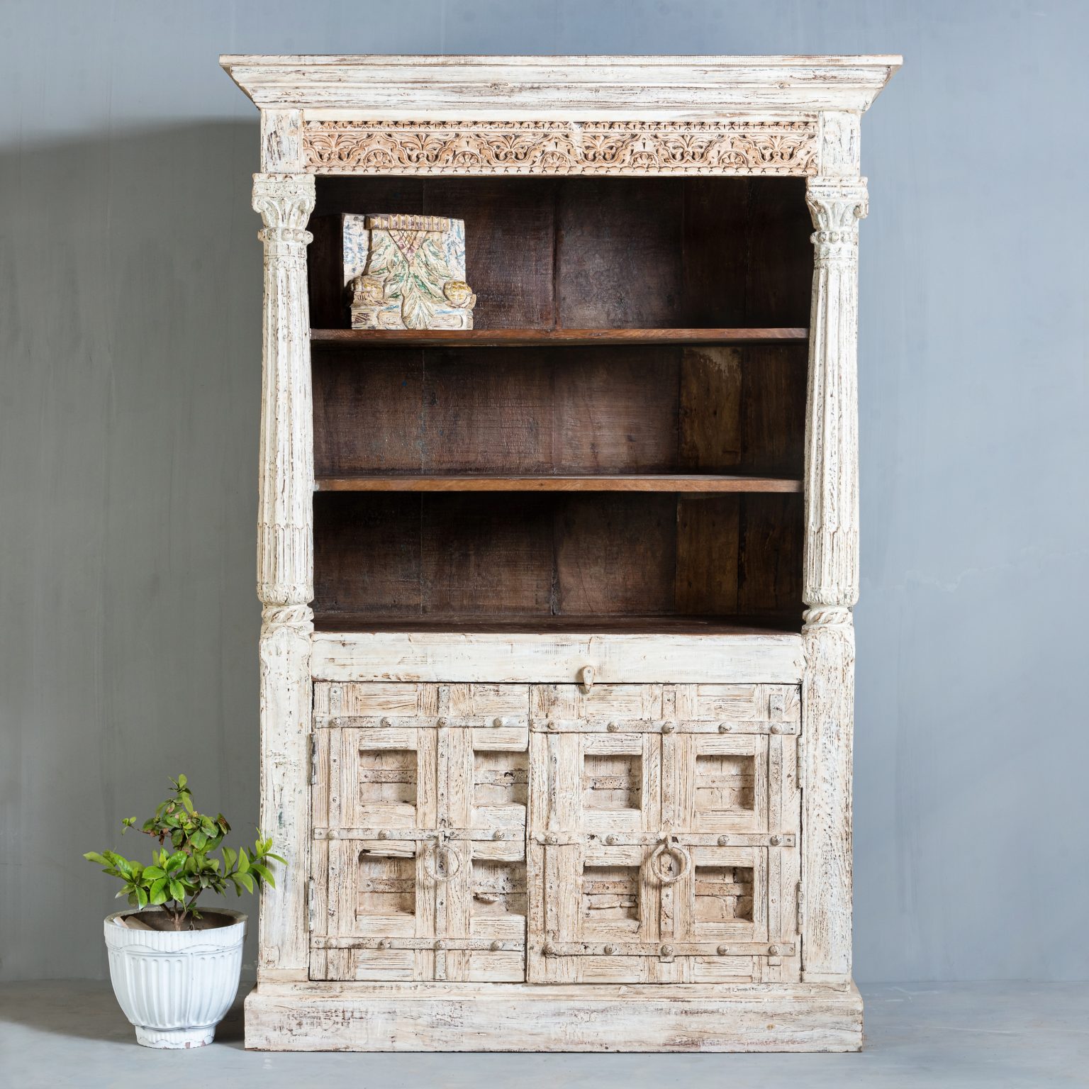 TRADITIONAL INDIAN BOOKSHELF - Chisel and Log