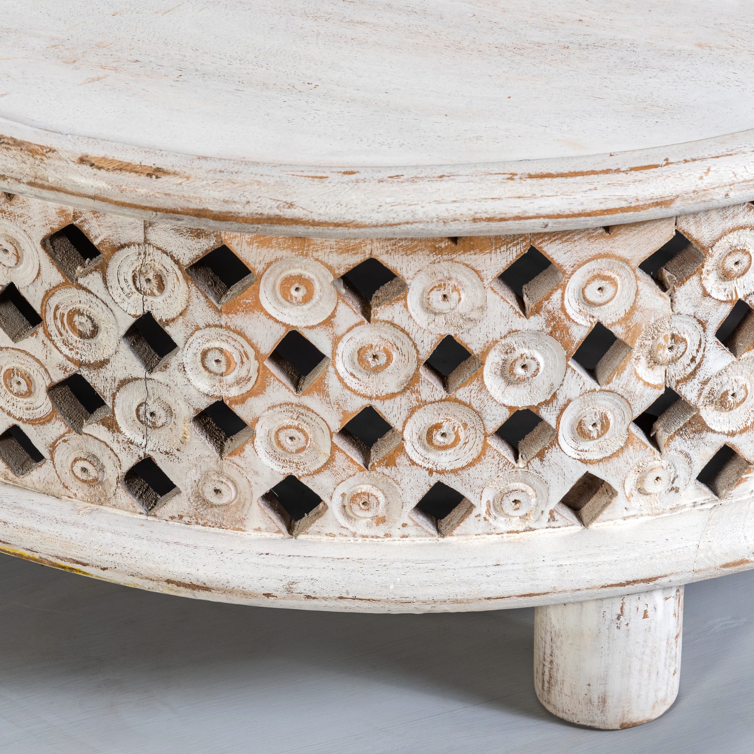 ROUND COFFEE TABLE - Chisel and Log