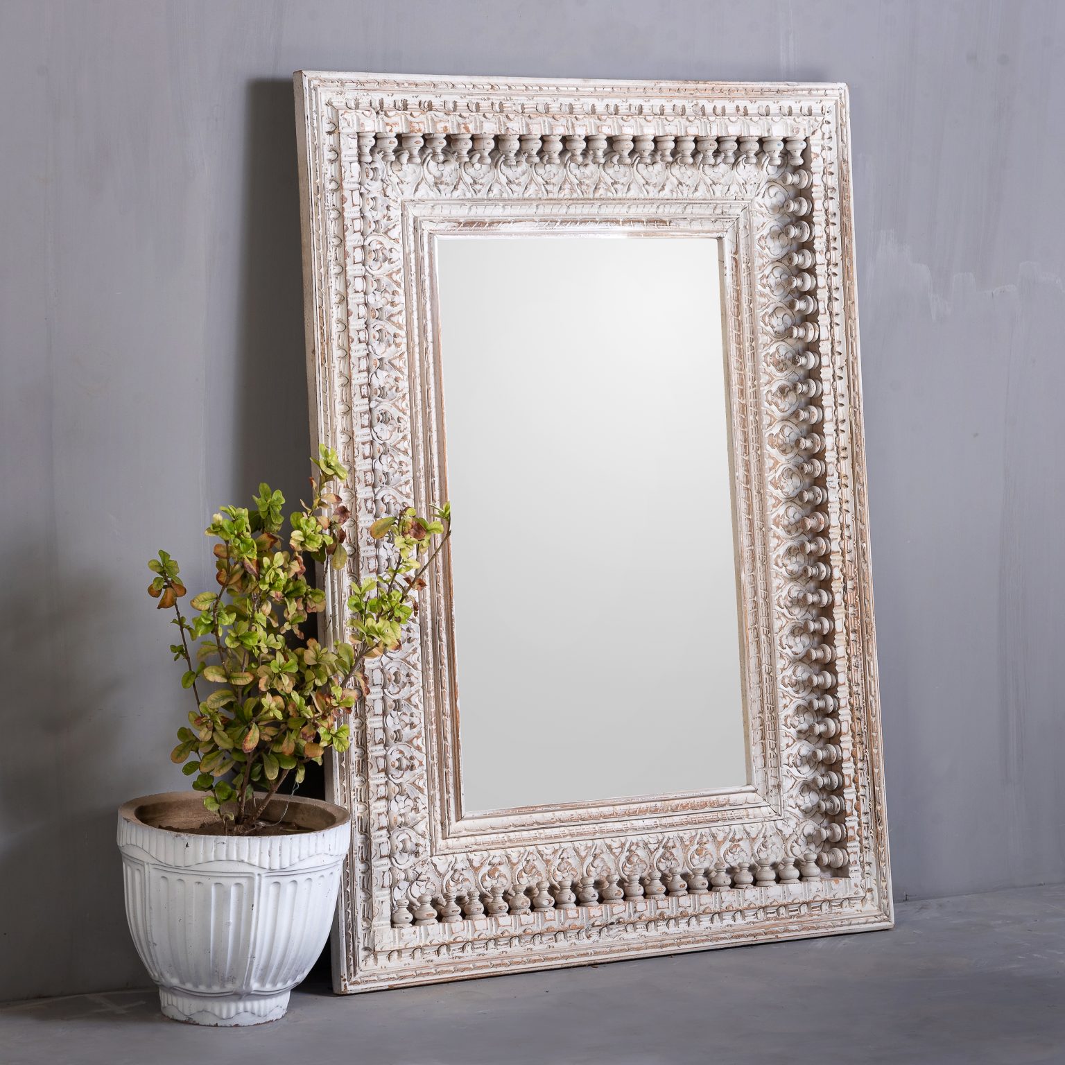 WHITEWASH SPINDLE MIRROR - Chisel and Log