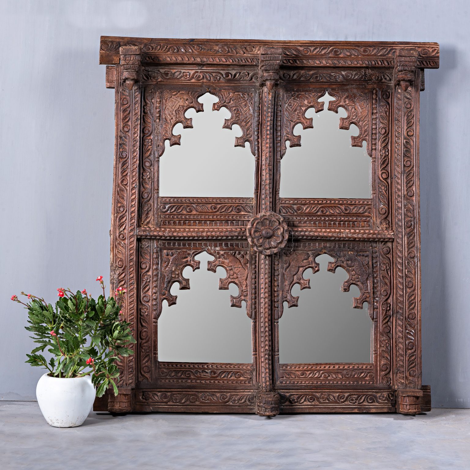 VINTAGE DOOR - Chisel and Log
