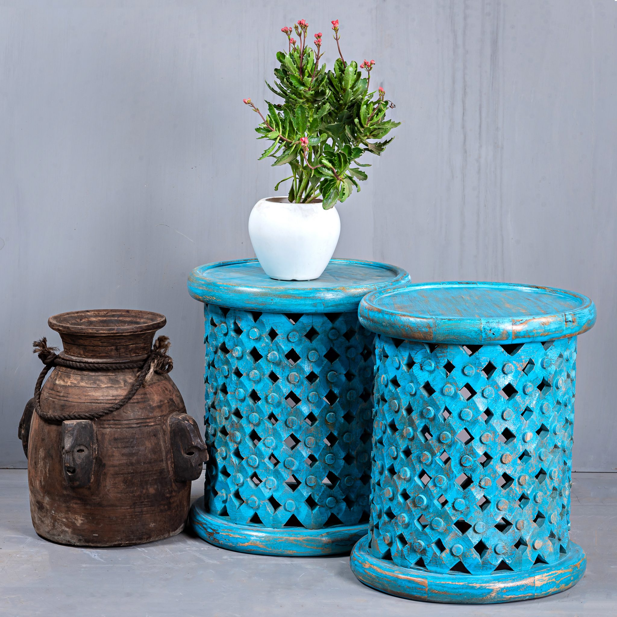 WHITEWASH CARVED INDIAN SWING - Chisel and Log