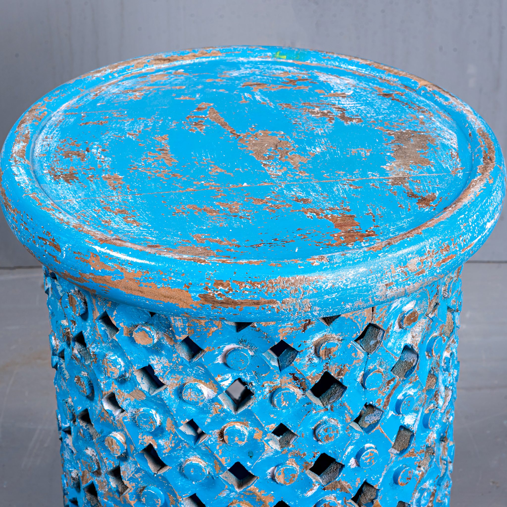 WHITEWASH CARVED INDIAN SWING - Chisel and Log