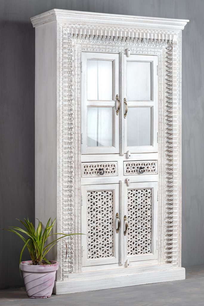 TRADITIONAL INDIAN DISPLAY CUPBOARD - Chisel and Log