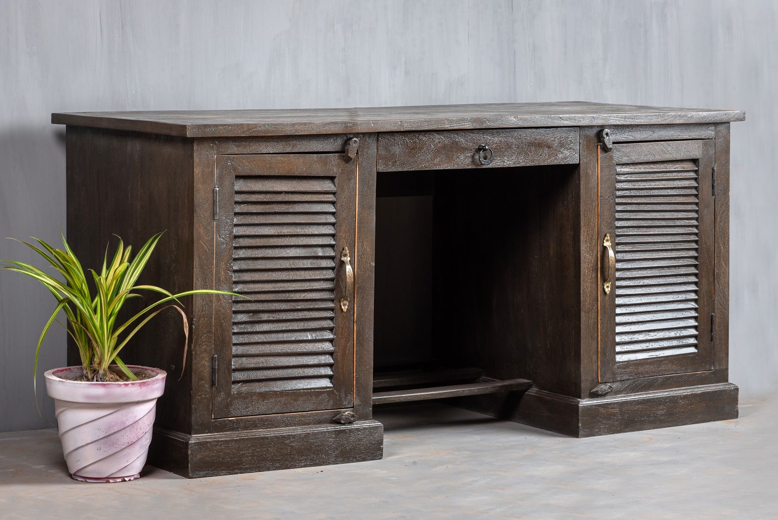 SHUTTER STUDY DESK - Chisel and Log