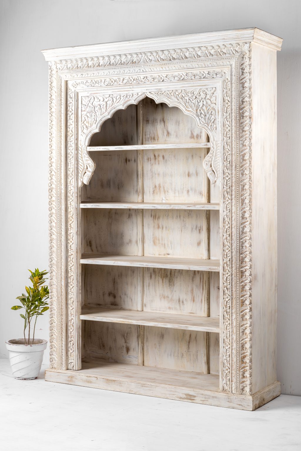 TRADITIONAL INDIAN BOOKSHELF - Chisel and Log