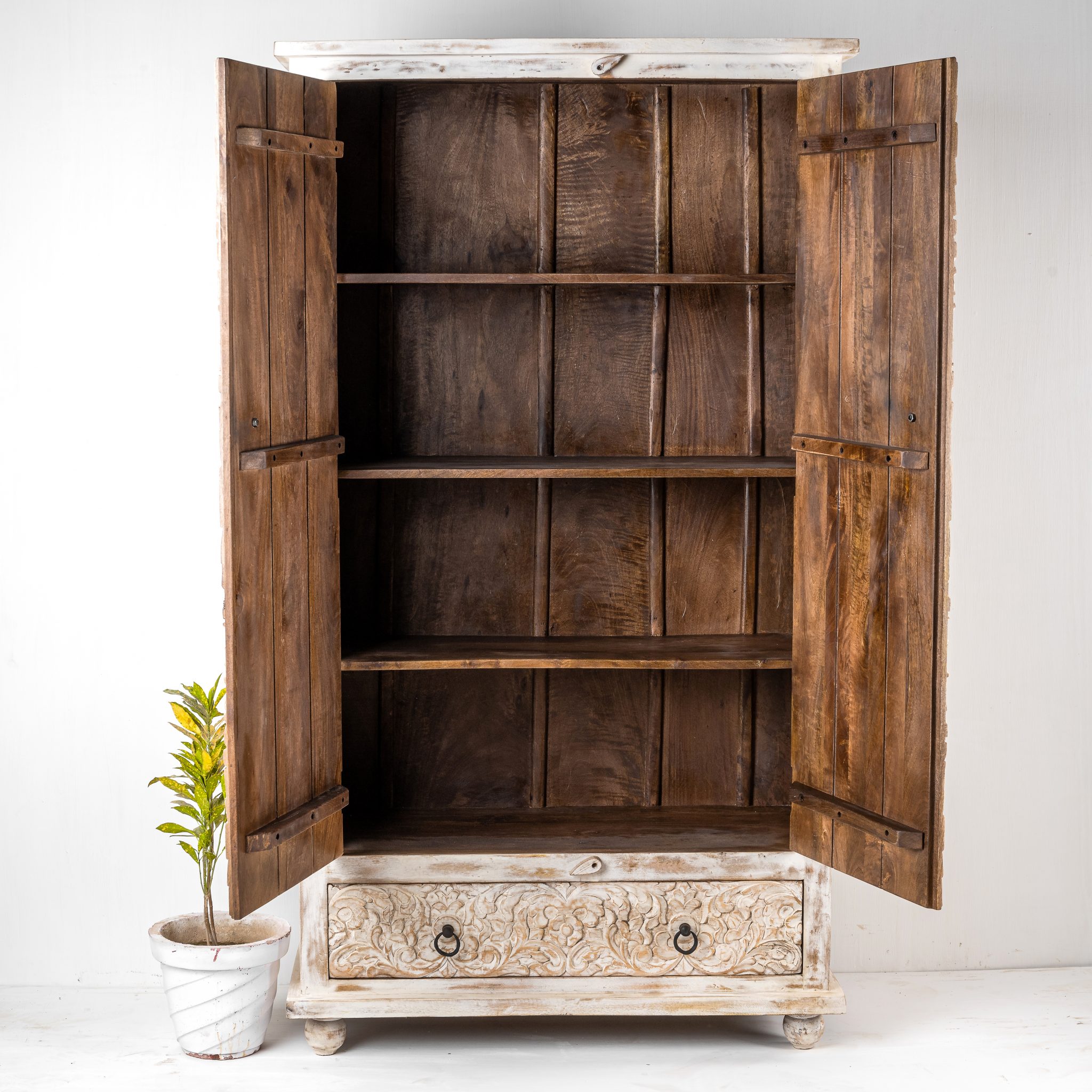 TRADITIONAL INDIAN DISPLAY CUPBOARD - Chisel and Log