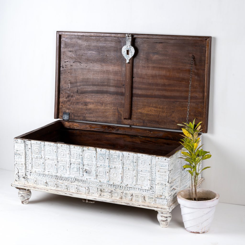 PITARA CHESTBOX WITH BROWN TOP - Chisel and Log