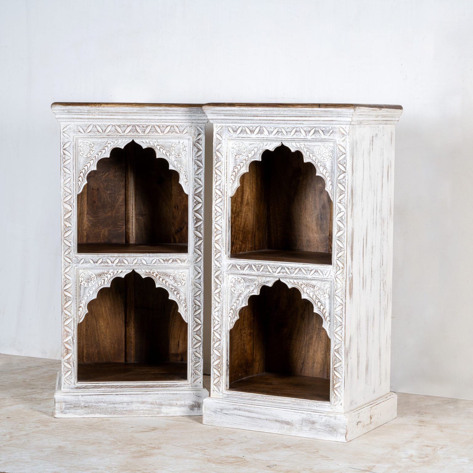 INDIAN ARCH BOOKSHELF - Chisel and Log