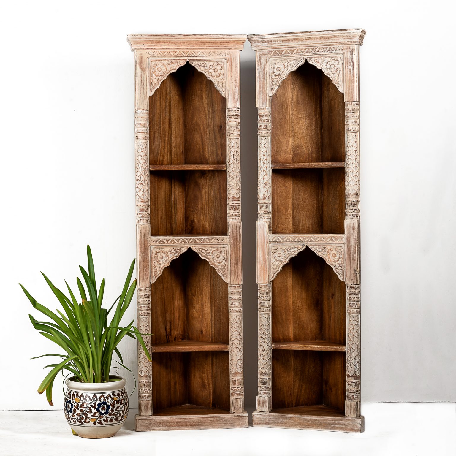 INDIAN ARCH BOOKSHELF - Chisel and Log