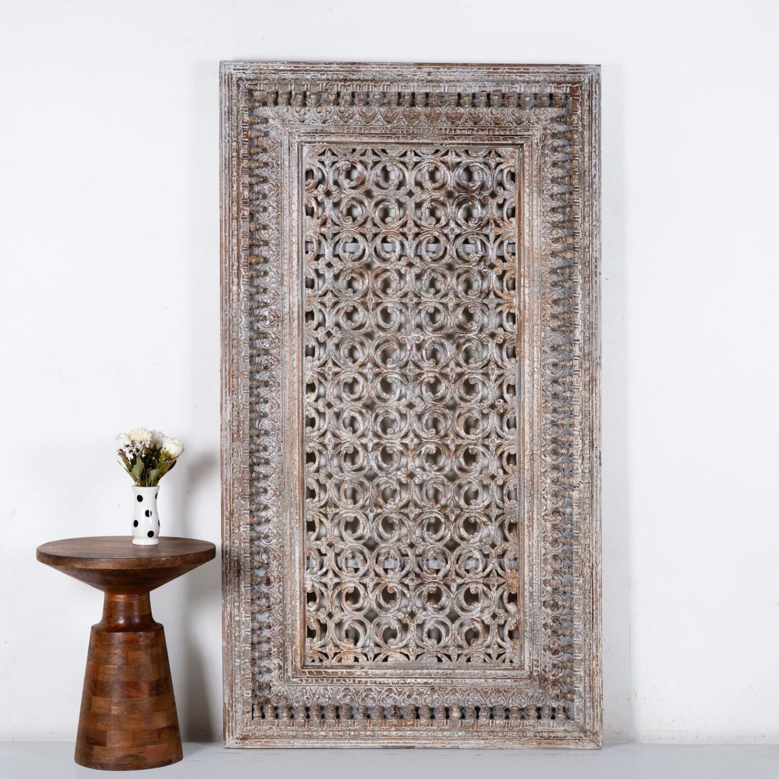 Spindle Wooden Frame - Chisel and Log